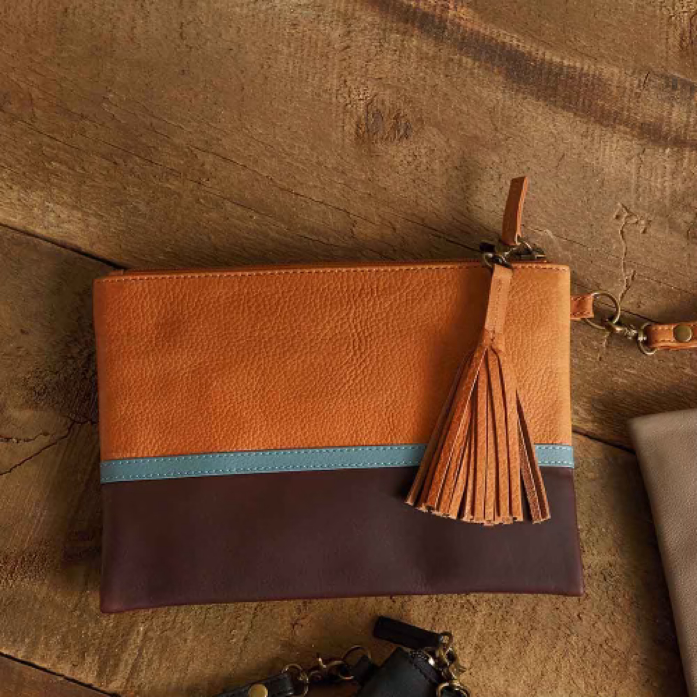 Tan Colorblock Clutch Purse Serrv 32364 | Olive & Myrrh